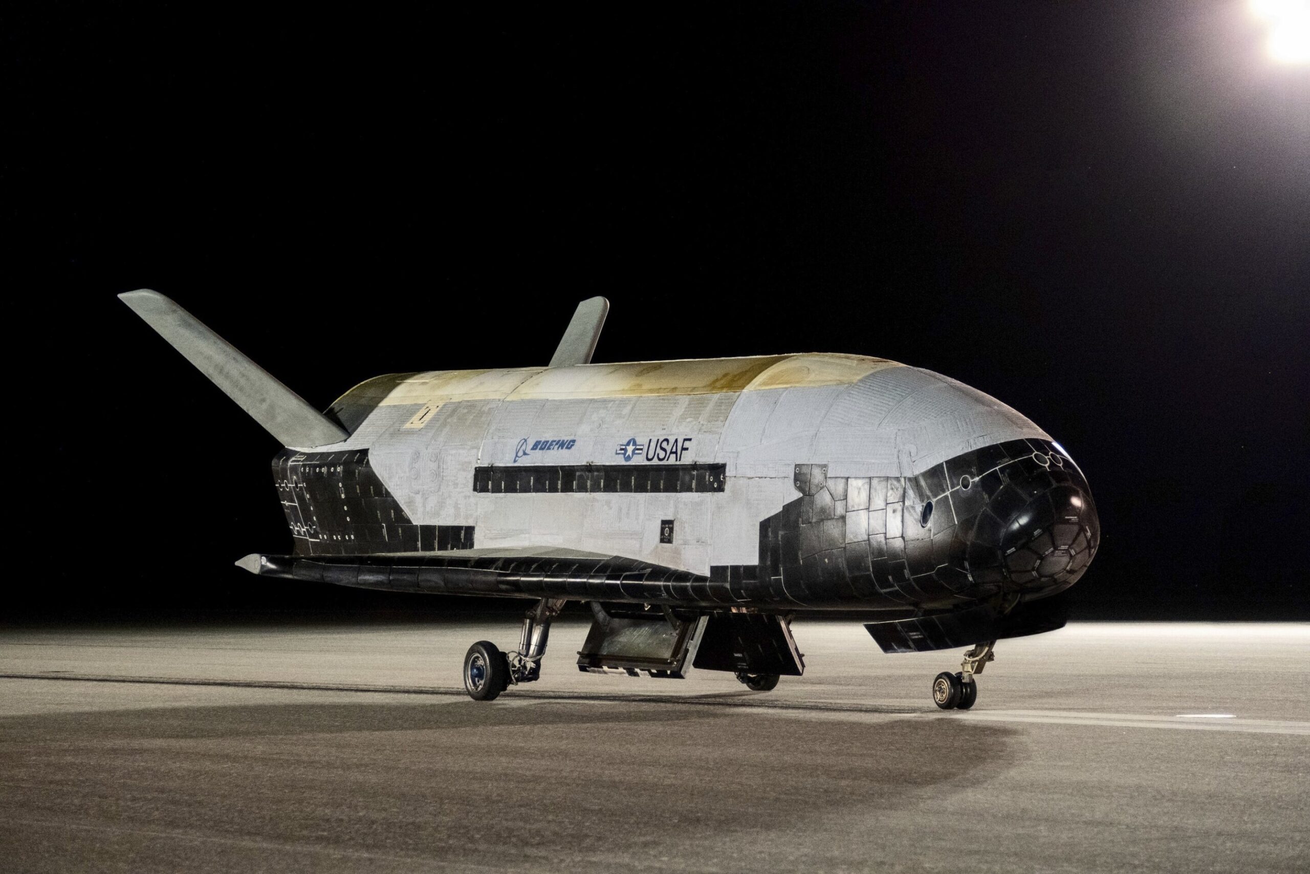 Solar-Powered Spaceship Spends 908 Days in Space • The Electricity Hub